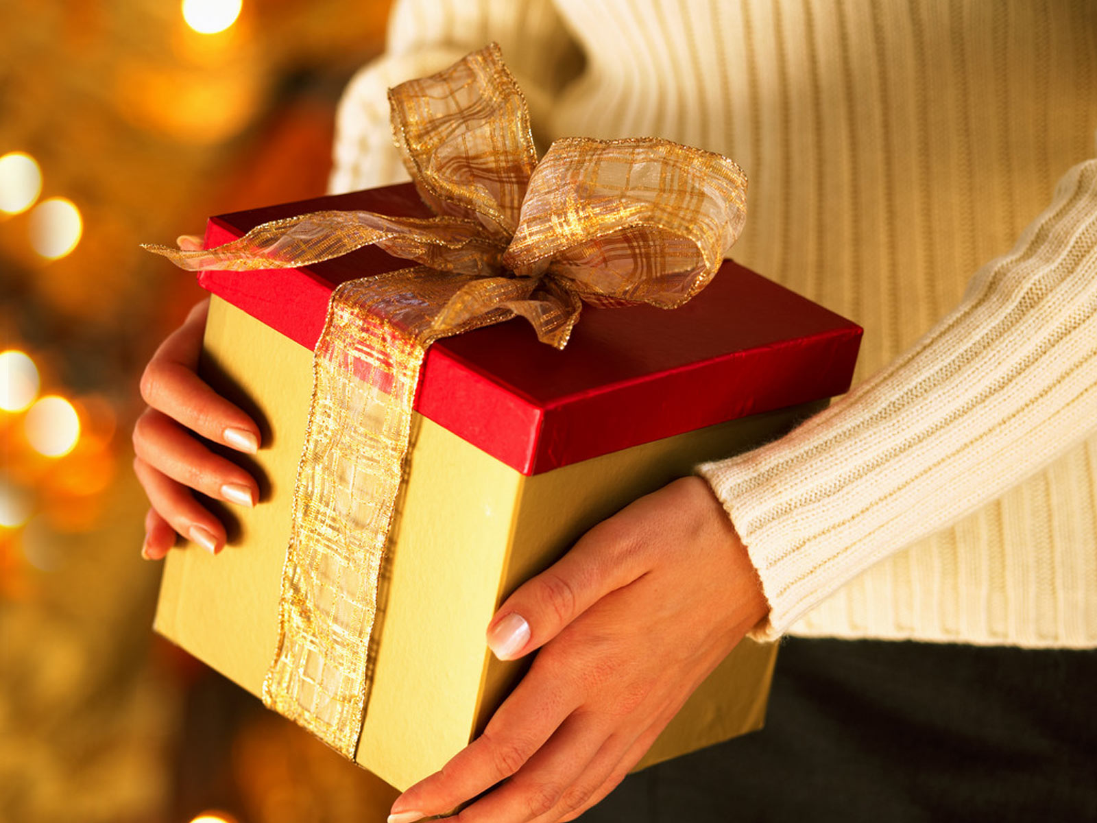 Free Christmas Box Gift